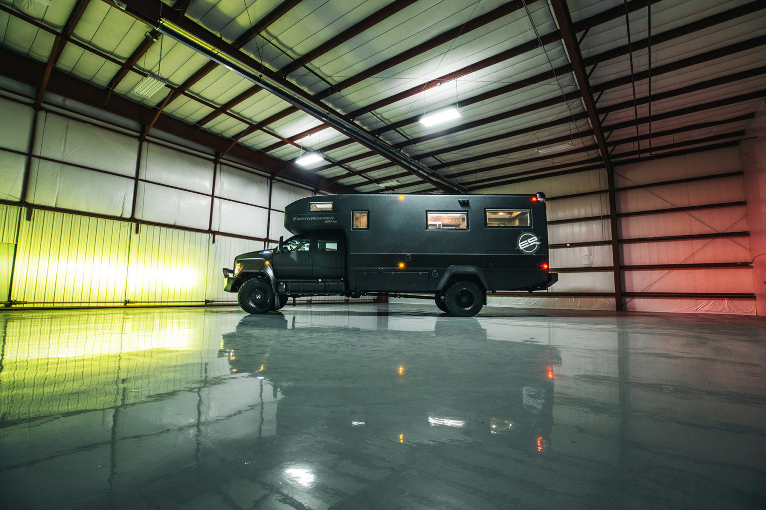 EarthRoamer XV-HD: Offroad-Camper XL made in USA