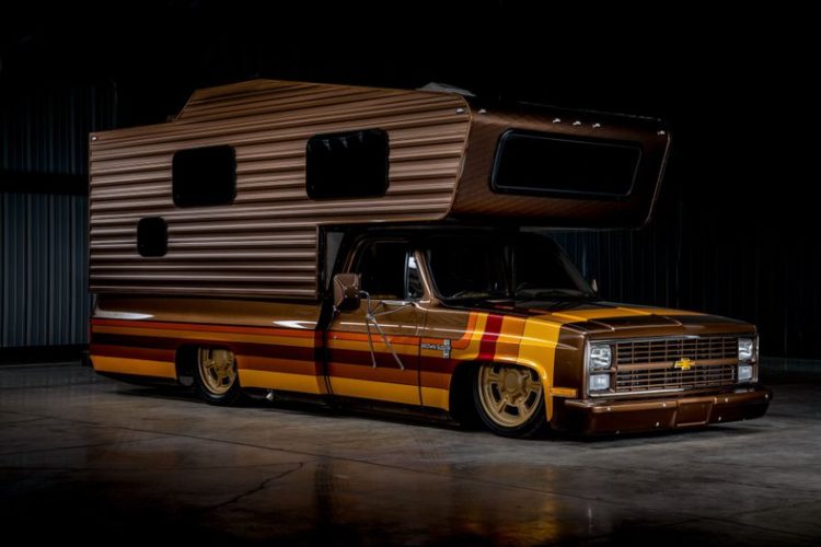 Slammed for Camping: Chevy Camper „Brown Sugar“ wird versteigert