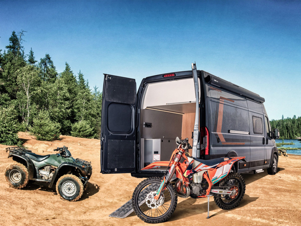 Weinsberg CaraBus 630 MEG OUTLAW: Van mit gewaltig Stauraum