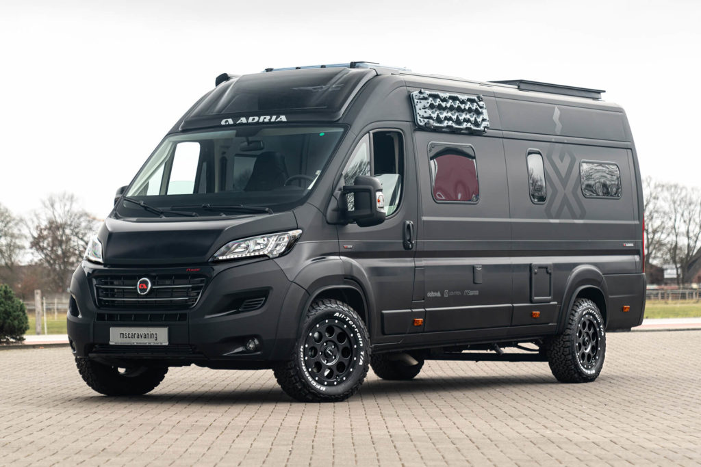 Allroad-Camper: 4x4 Mercedes Sprinter von Sportsmobile