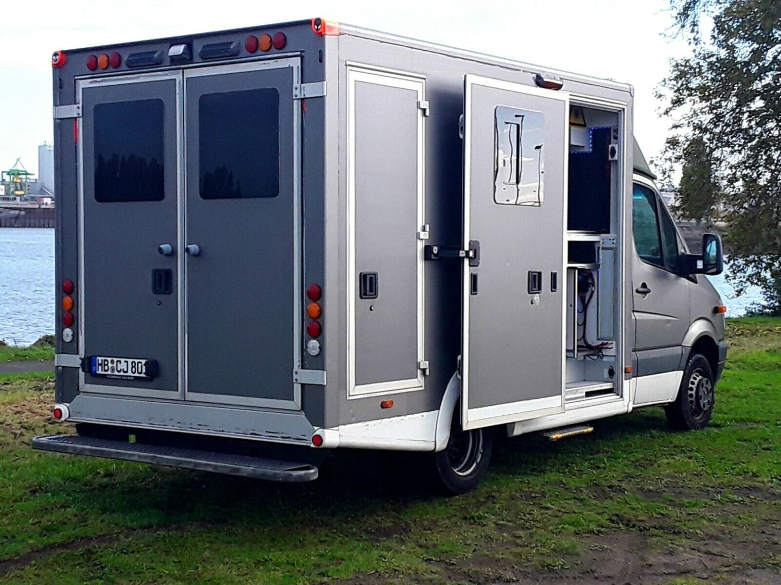 DIY-Camping-Box: Schritt für Schritt zum Mini-Camper