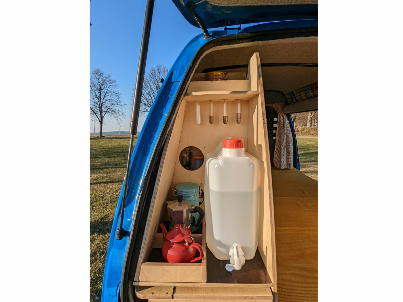 Buddies stellen sich vor: Piaggio Porter S90-Minicamper von Olli
