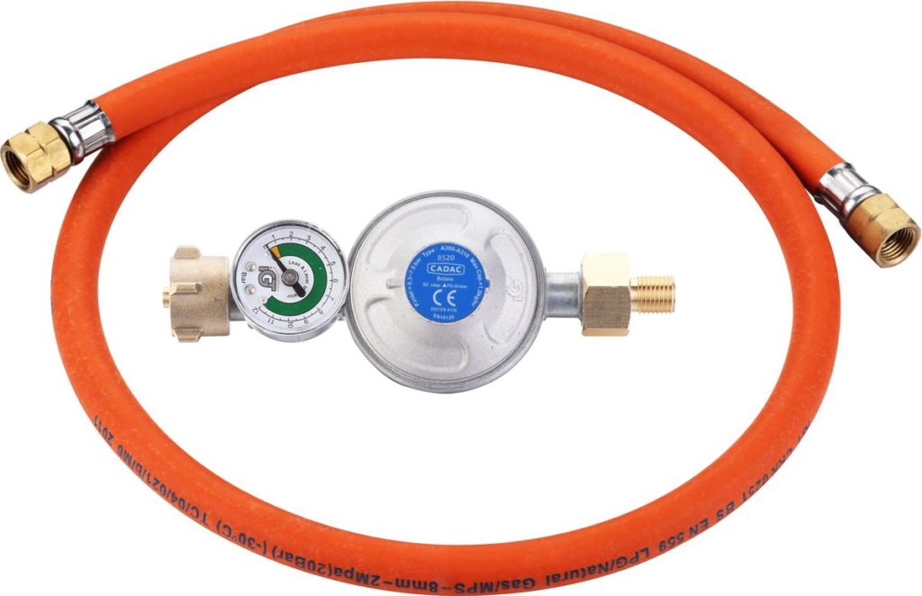 CADAC Gas-Anschluss-Set (Gasdruckregler mit Manometer + Schlauch), 50mbar - CampingBuddies