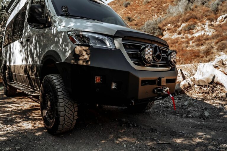 Offroad-Camper auf Mercedes Sprinter von Exclusive Outfitters