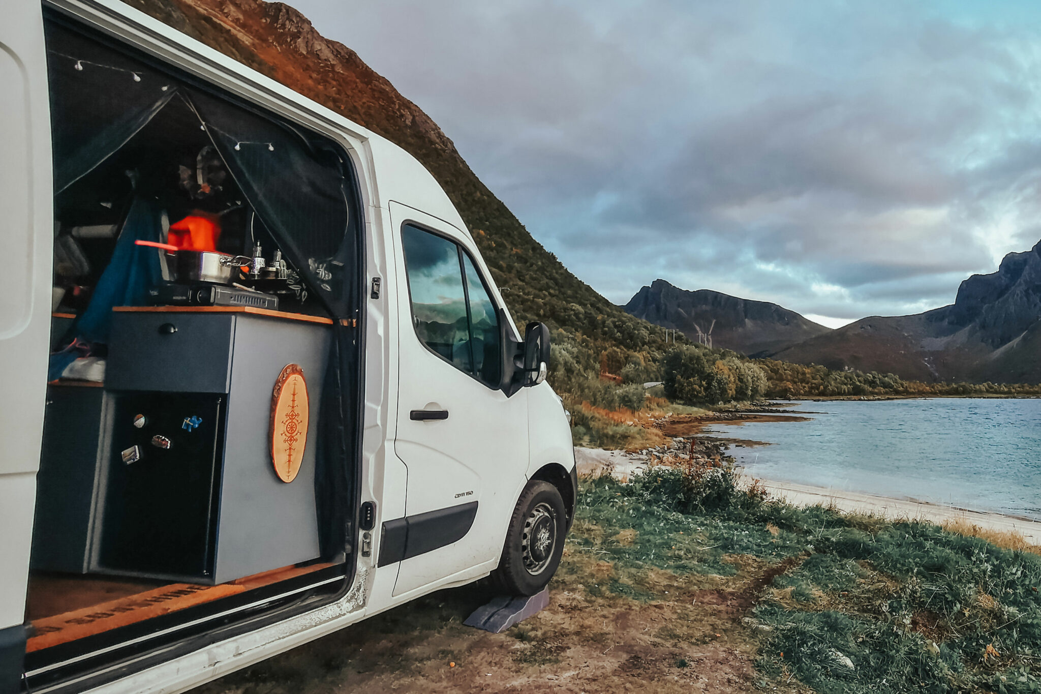 DIY-Camping-Box: Schritt für Schritt zum Mini-Camper