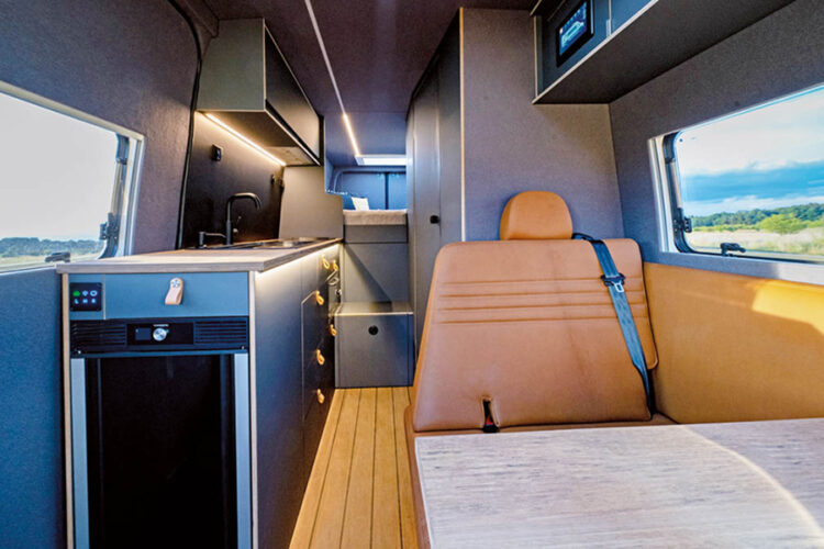 Mercedes Sprinter Offroad-Camper: XBULL Iglhaut Performance